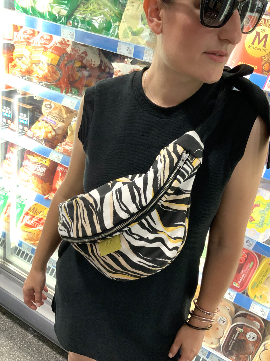 SAC BANANE ZOU! imprimé Zig – JUCE Collection